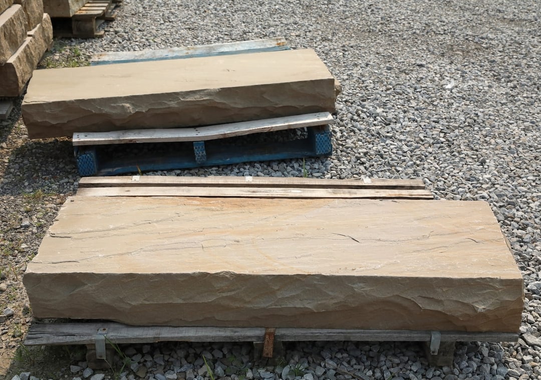 Buff Sandstone Rockface | Treads & Steps‍ | Stone Center