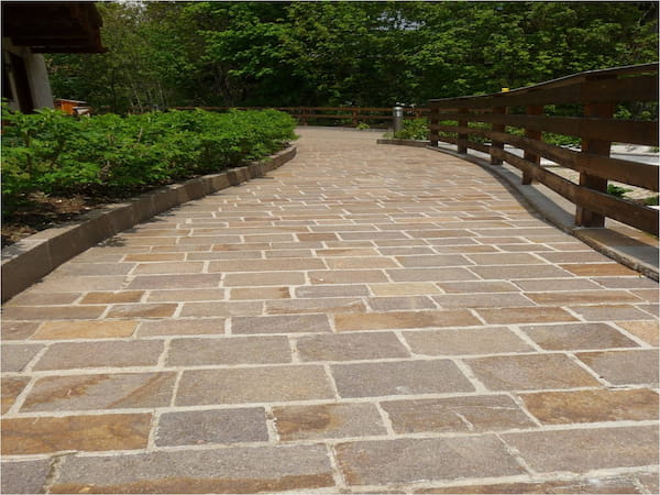 Reasons to Choose Natural Stone Pavers Over Concrete Pavers | Stone Center