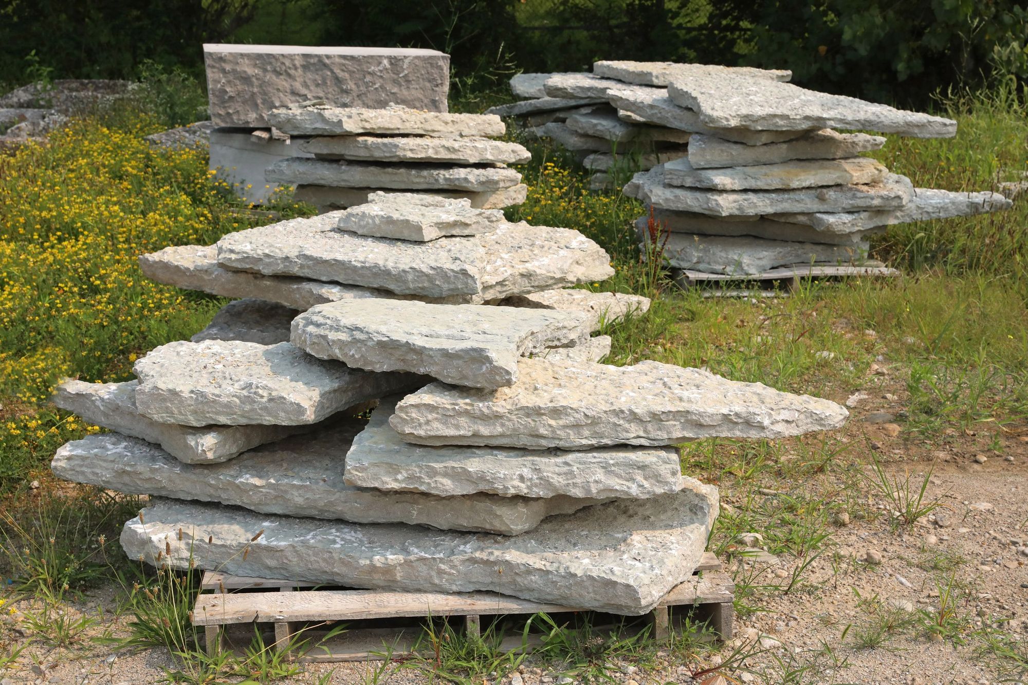 Outcropping Stone Supplier in Ohio | Stone Center