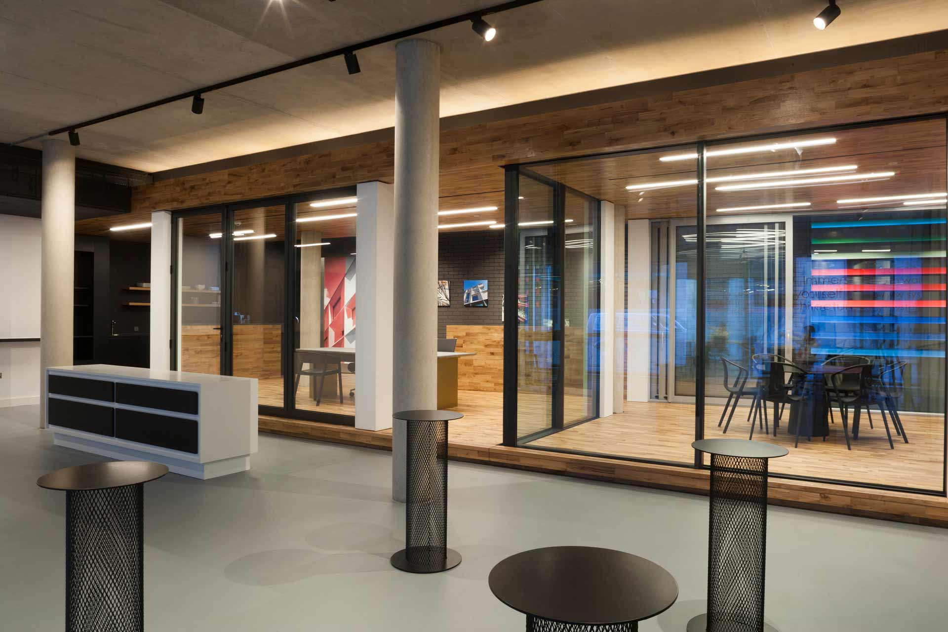 AluK Design Studio - Showcasing aluminium building systems in London