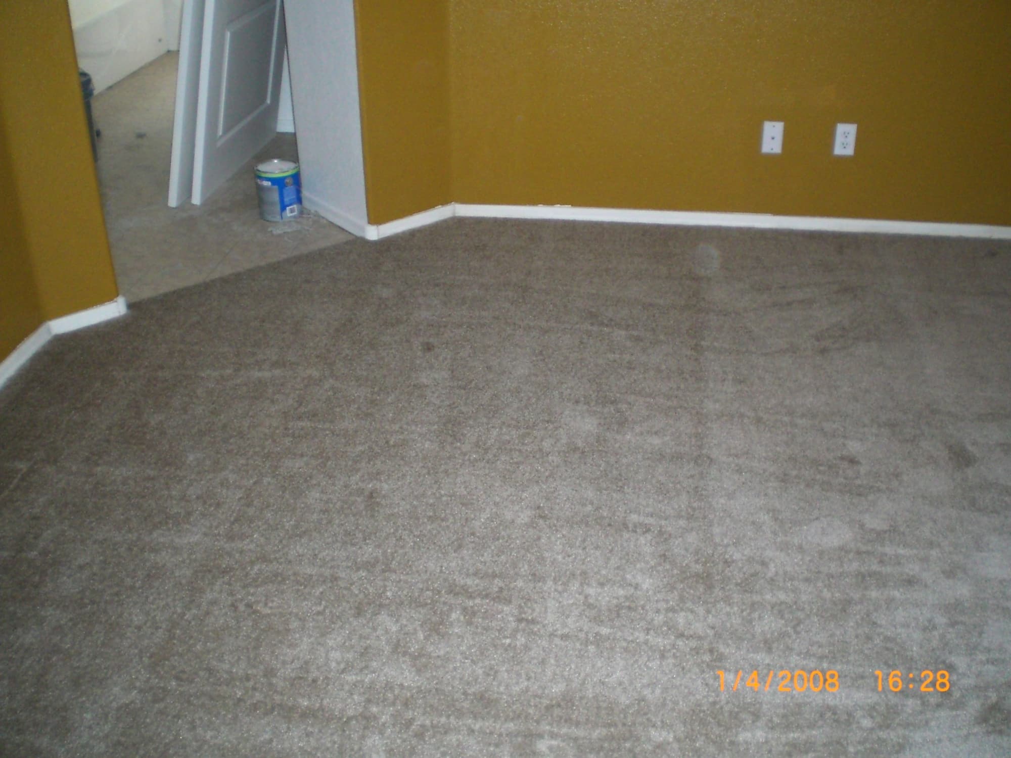 Flooring Photo Gallery - Carpet, tile, laminates and wood.