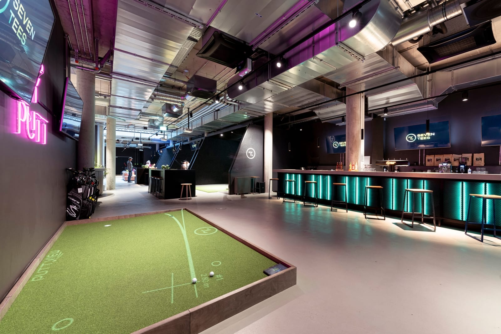 Seven Tees Golf & Bar | Indoor Golf & Eventlocation München