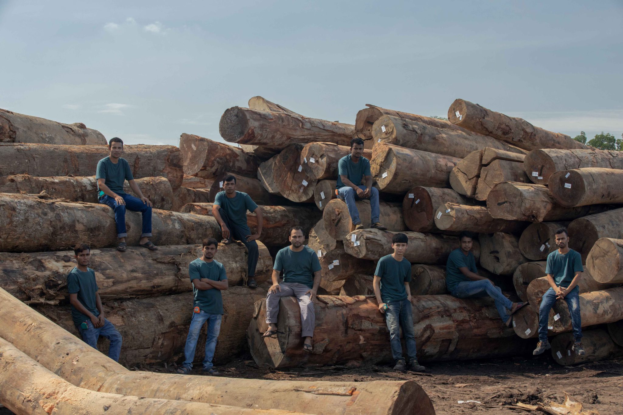 Balak's Malaysia Ultimate Ergonomic Comfort Timber Table