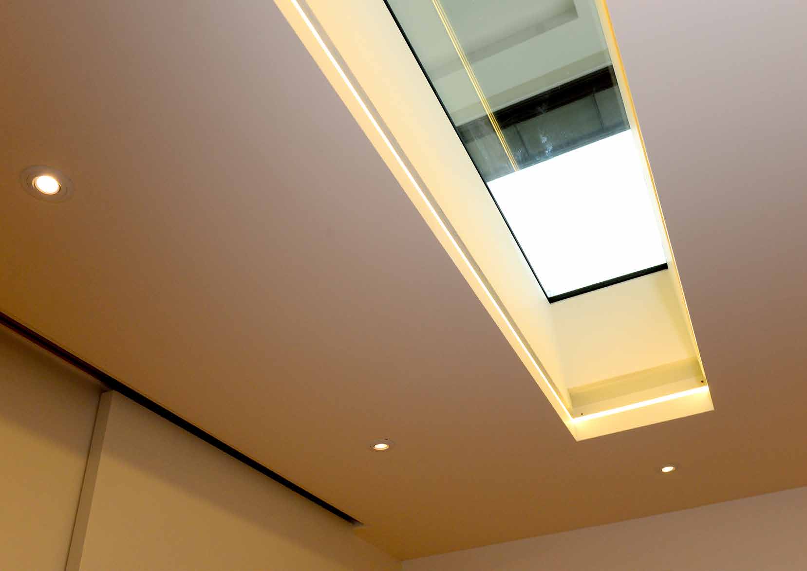 Walk-on Glass Kent & The South East- Toucan Glass