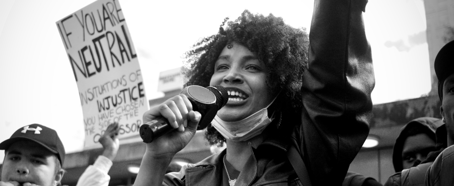 How Artificial Intelligence can serve Human Rights?