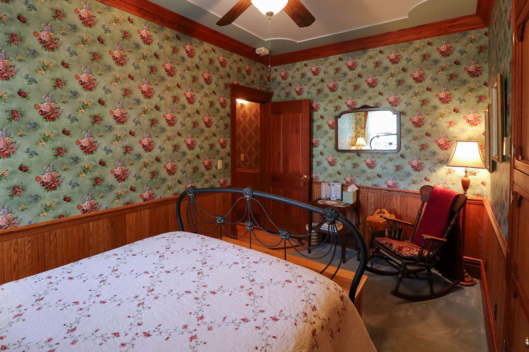 The Mad Carpenter Inn - Blossom