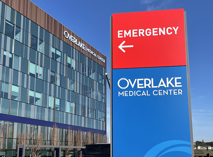 Overlake Medical Center - Campus Wayfinding | Robert Murray Design