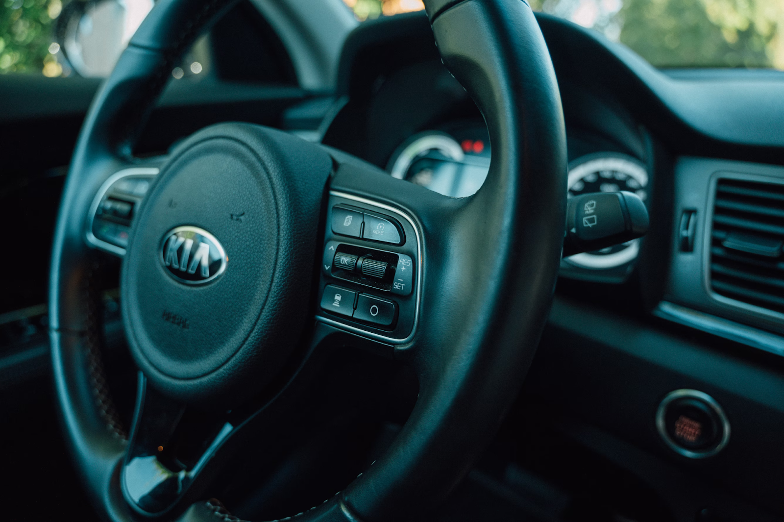 4 Types of Electric Vehicles—Which is Better? | Optiwatt