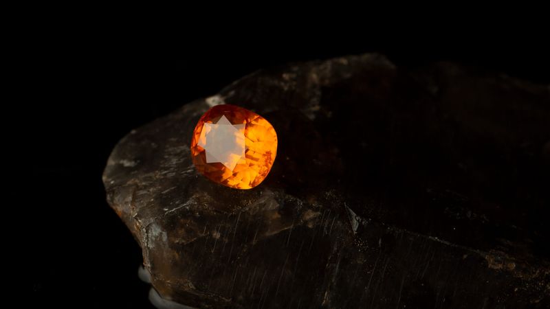 Sapphire Colors – A guide to all Sapphire Colors | Blog | Ceylons ...