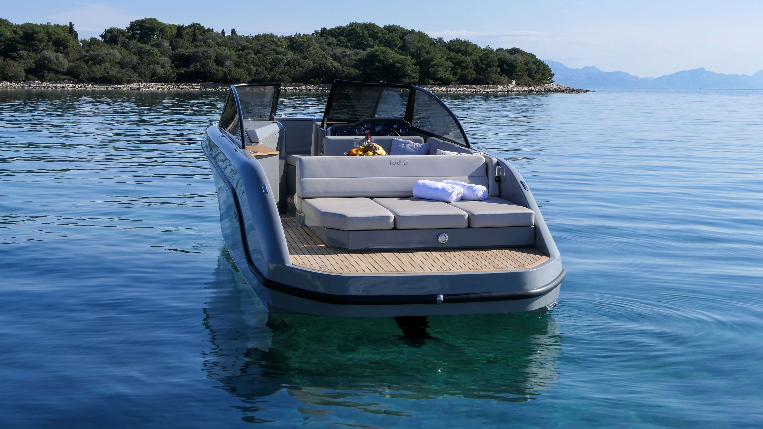 RAND Supreme 27: Unique for play & interaction