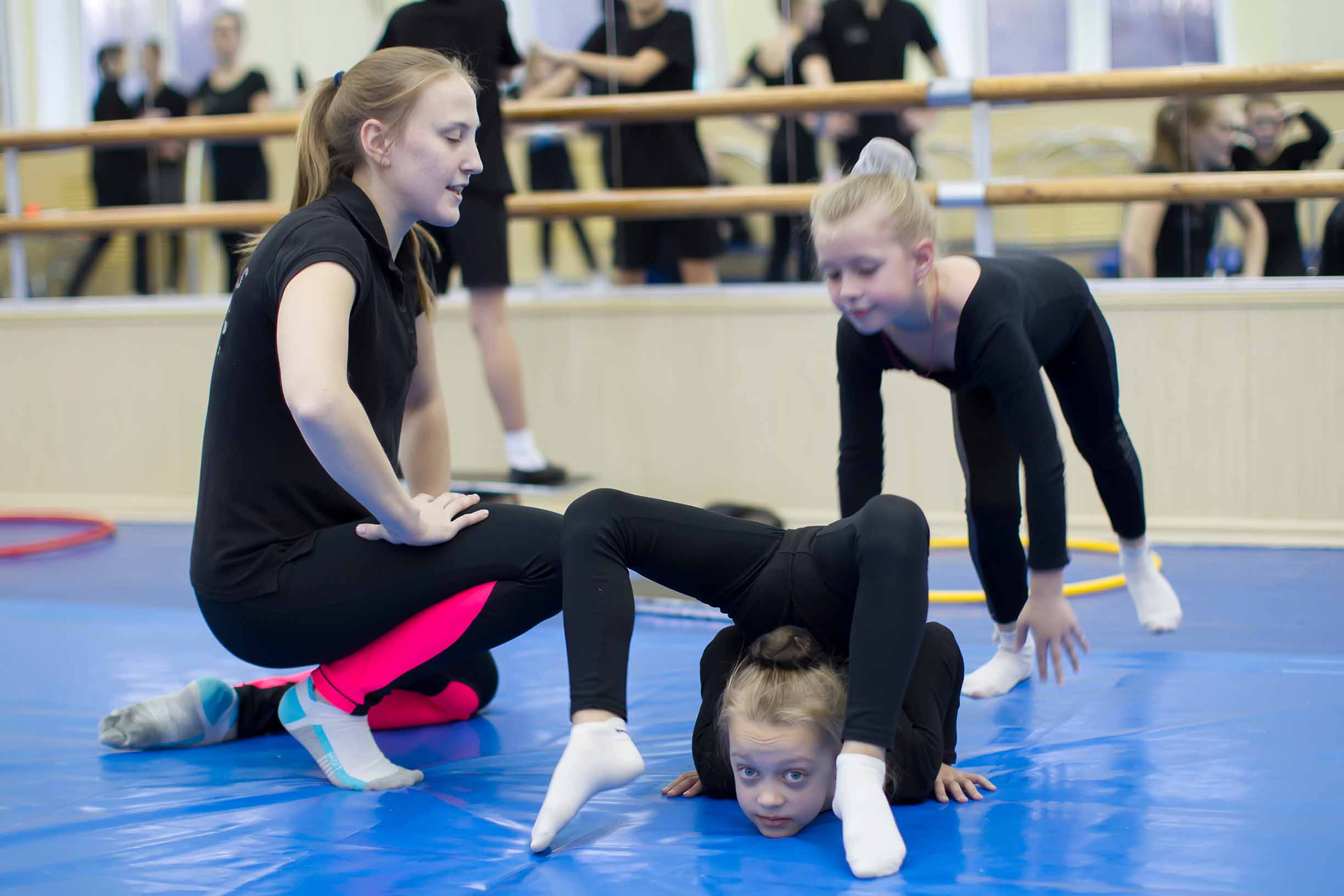 How to choose a great contortion coach