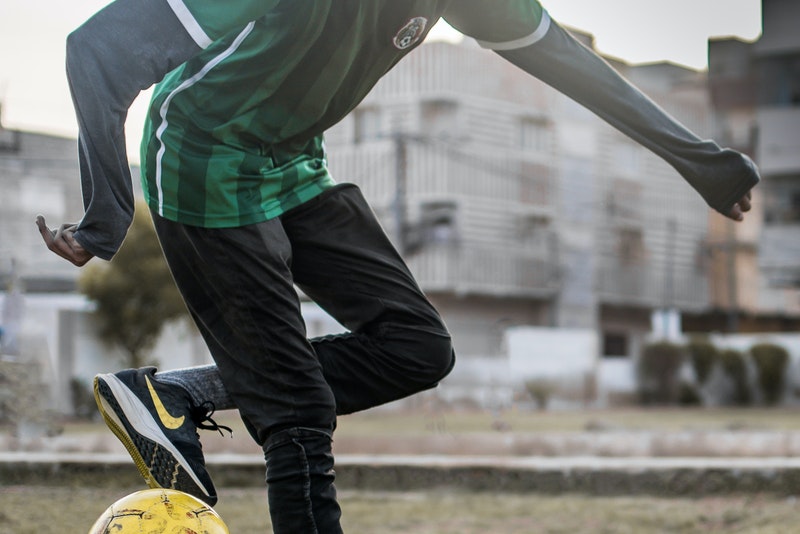 4 Great Dribbling Moves and How To Do Them - Discover Soccer