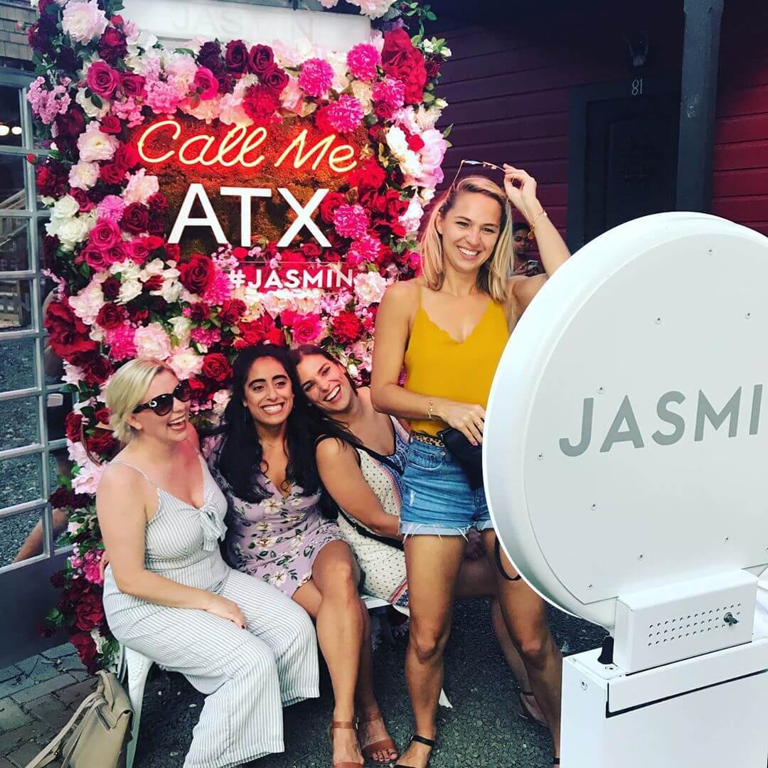 Smile Booth | Auckland's favourite photobooth