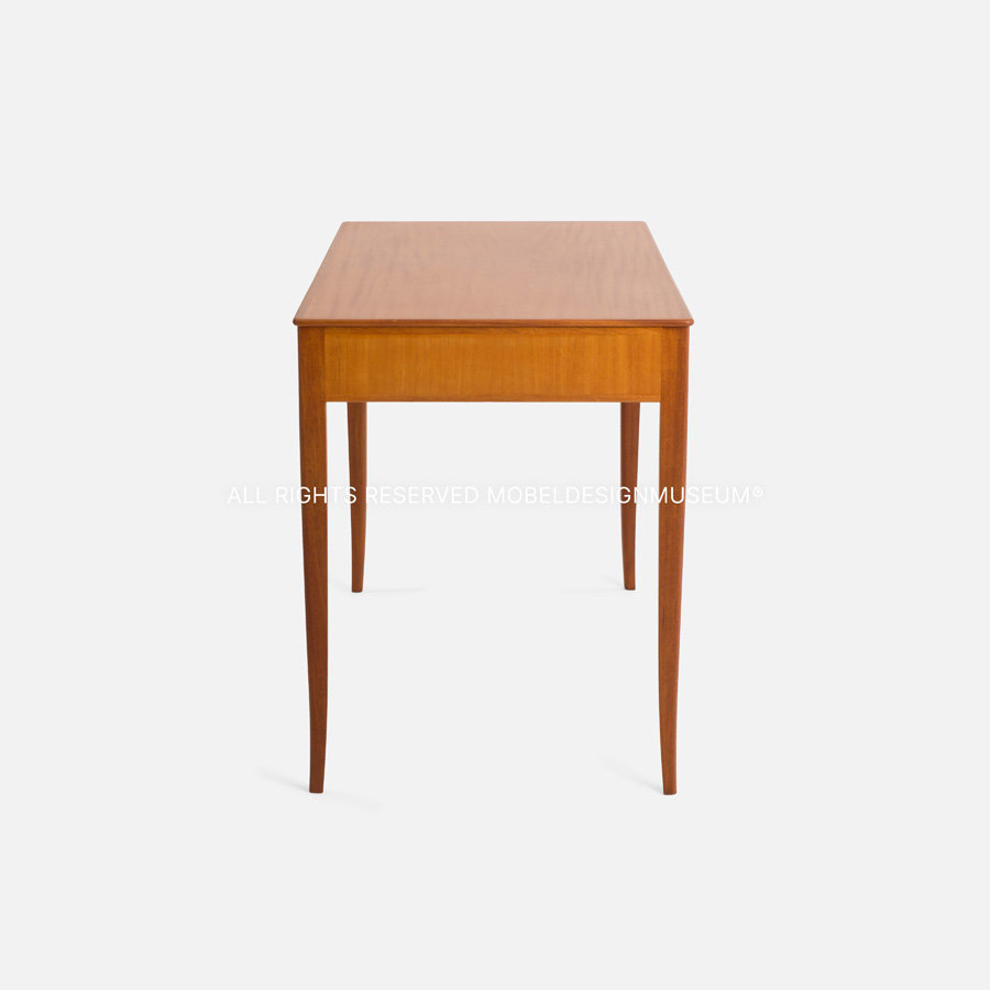 Guldheden table by Carl Malmsten | | Möbeldesignmuseum