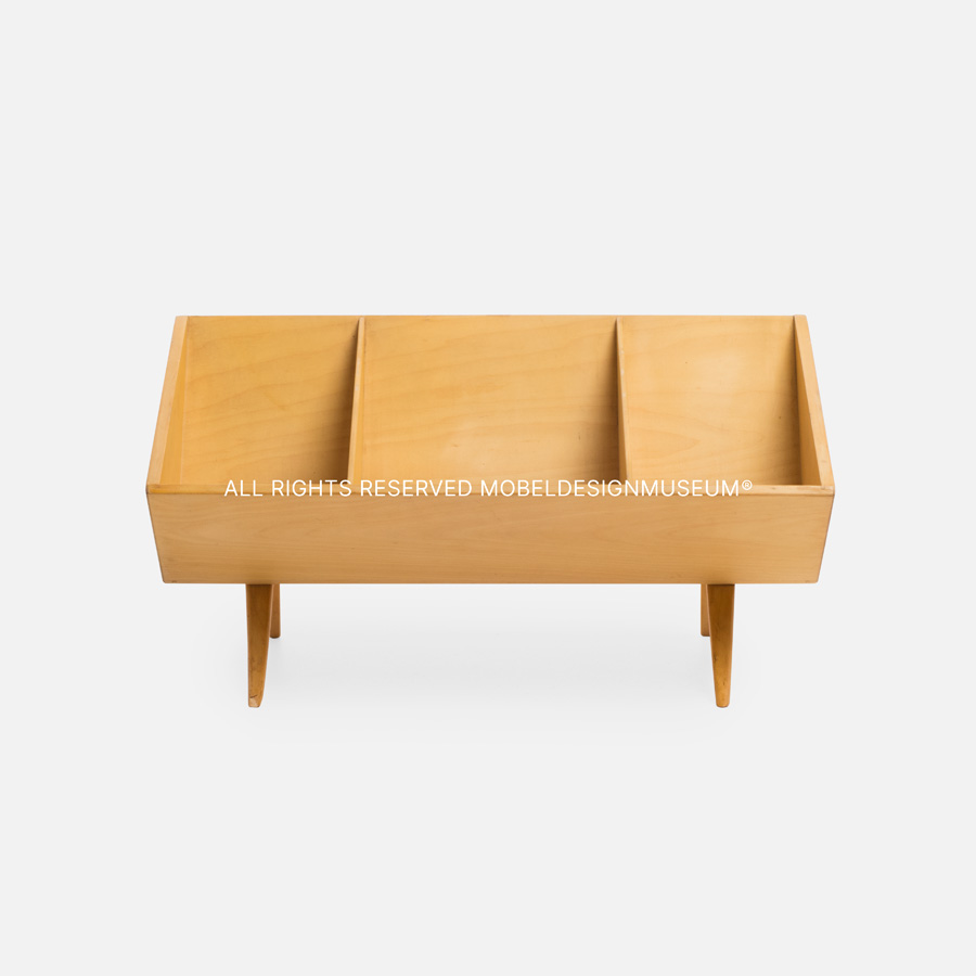 Model T704 book crib by Bruno Mathsson | | Möbeldesignmuseum
