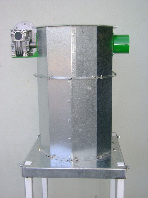 Feedtech Feeding Systems | Hoppers