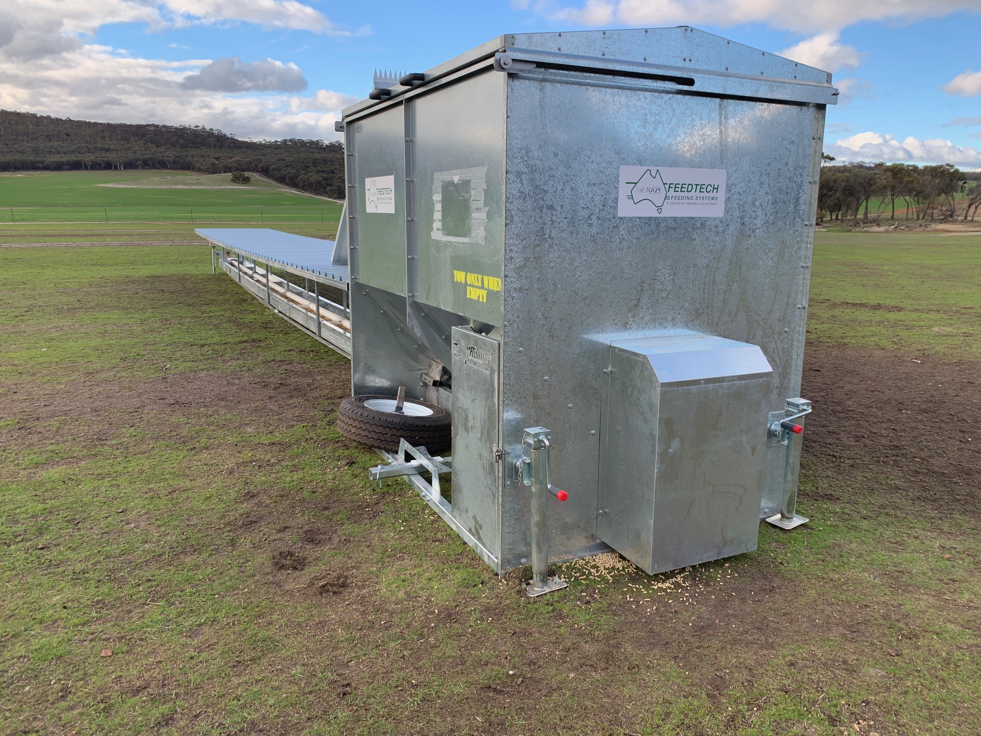 Feedtech Feeding Systems | Auto Feeders Gallery