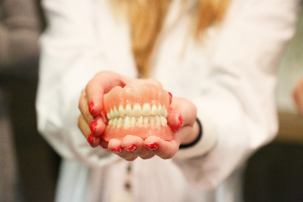 How To Adjust To New Dentures | Arch Dental of West Hartford