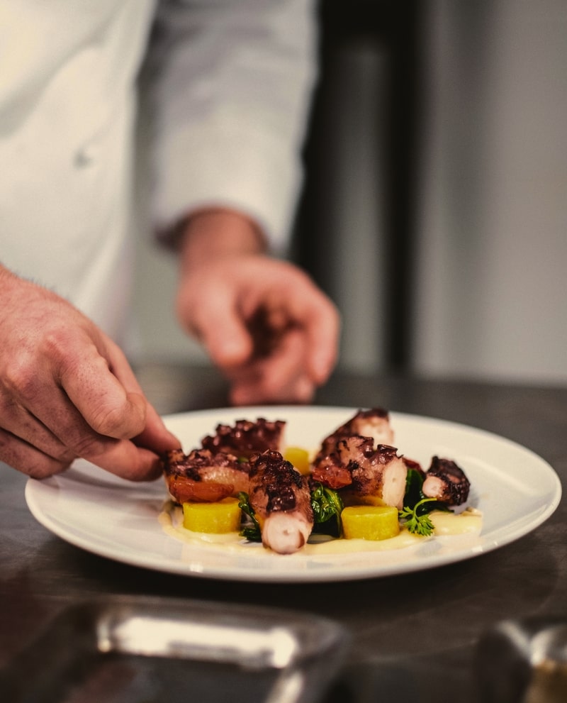 Home | Augusto Wine & Dine