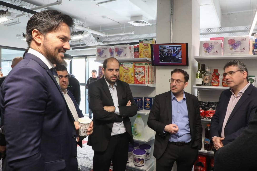 Physical Meets Digital at the Point of Light | Juganu