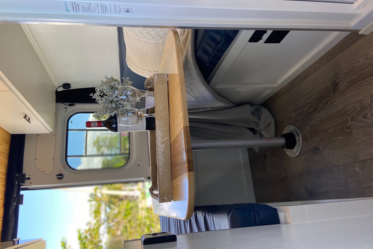 Van del Sol - Mayra and Carlos