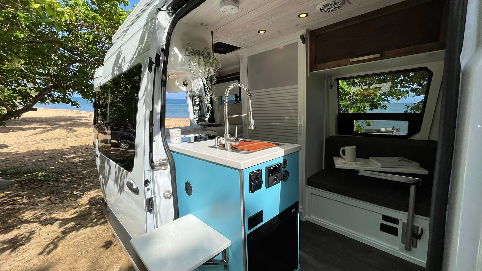 Stay where it moves you with Van del Sol - Van del Sol