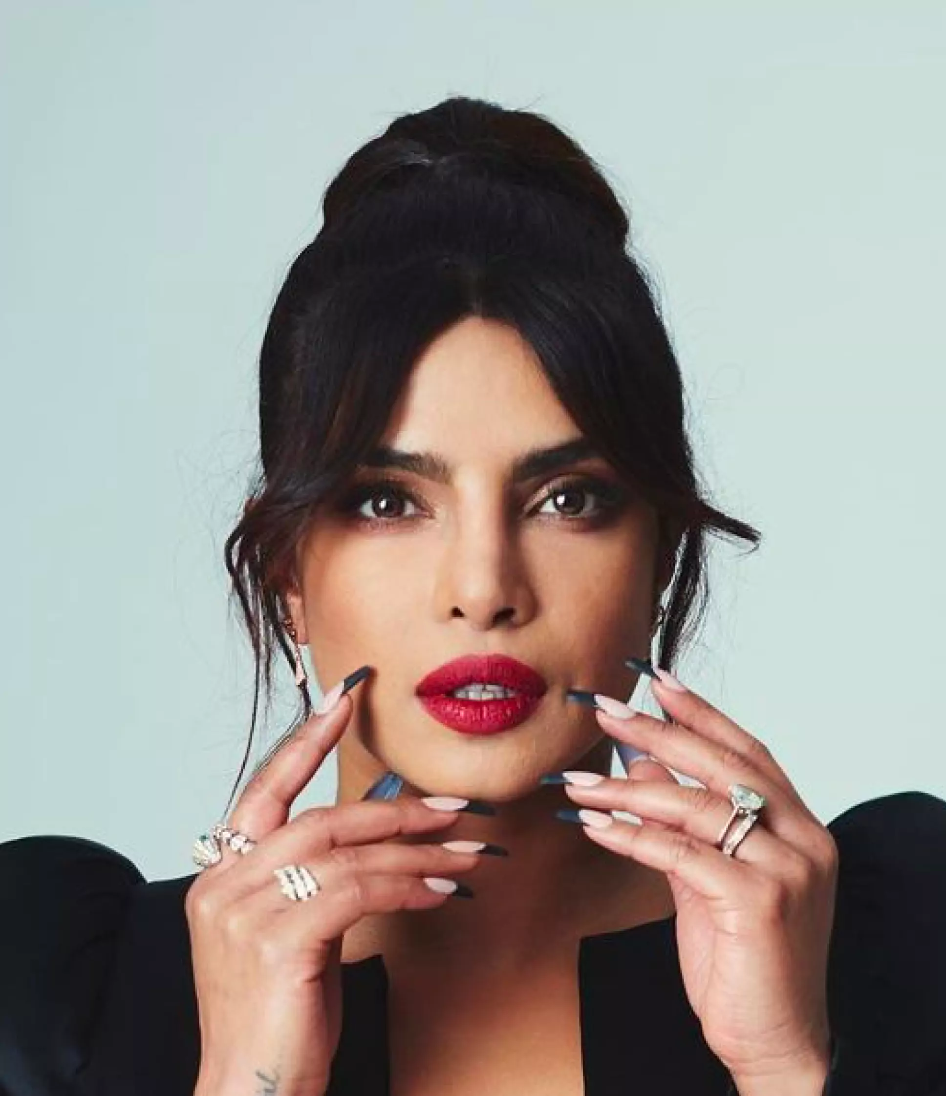 A Guide On Types Of Bangs For Every Face Shape - Tira