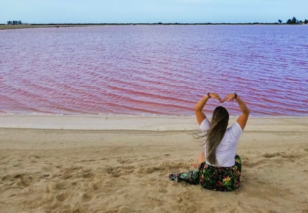 ¿Por qué es rosa el agua de Las Coloradas, Yucatán?