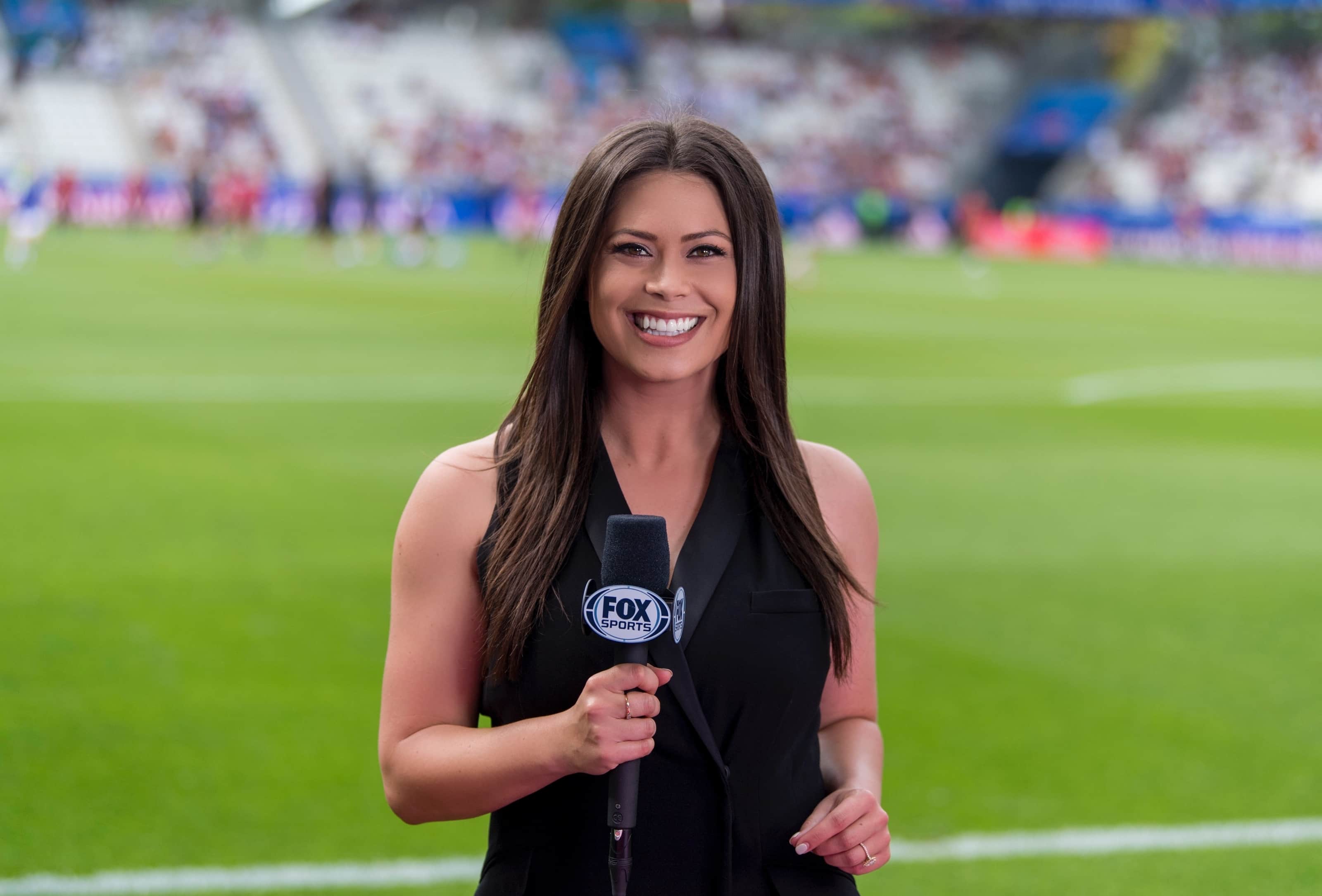 Alex Curry | TV Personality, Producer & Writer | Hang out with Alex Curry