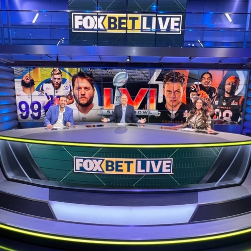 Alex Curry | TV Personality, Producer & Writer | Hang out with Alex Curry