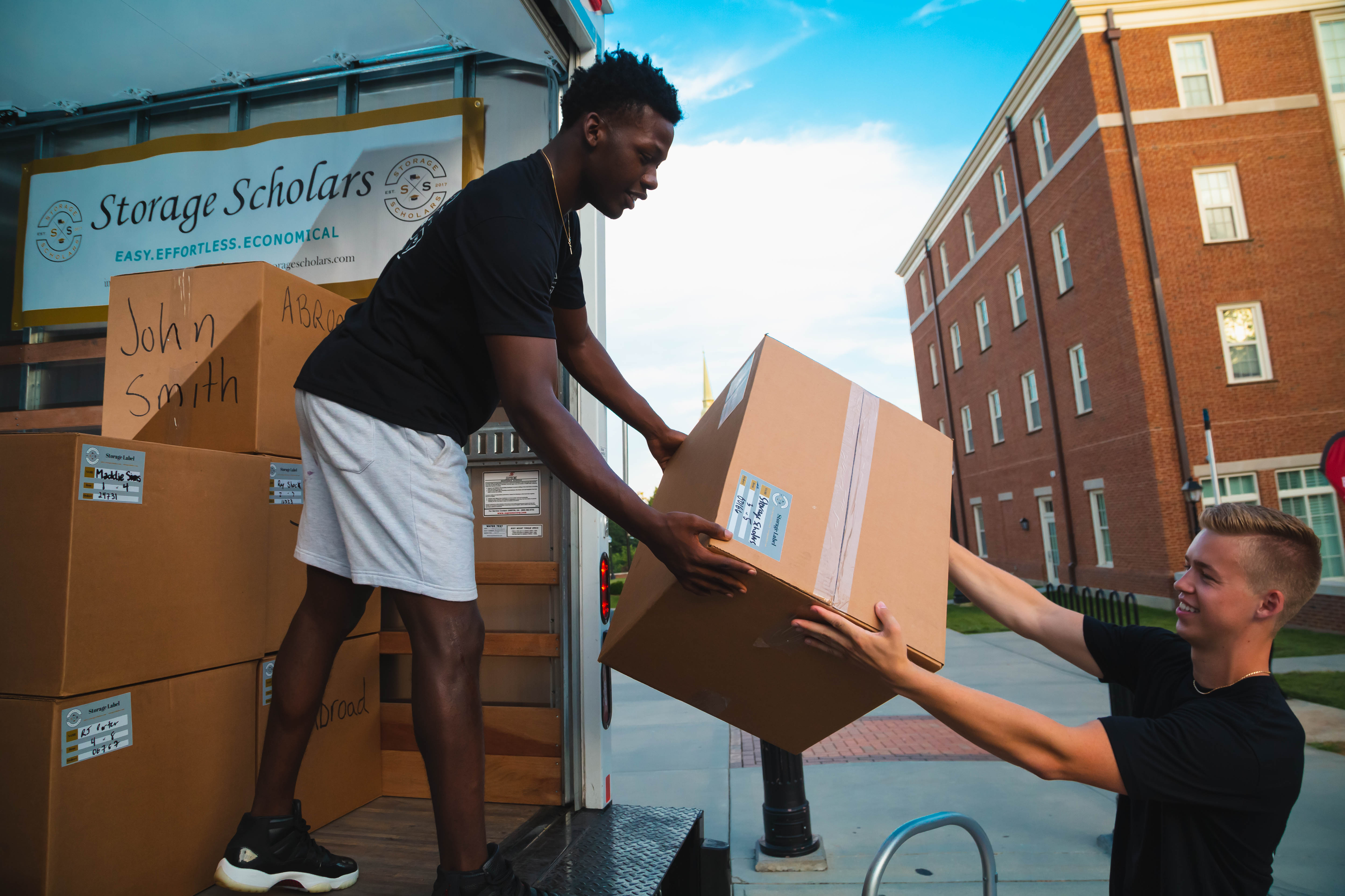 Storage Scholars | How to Absolutely Slay College Move-Out Day