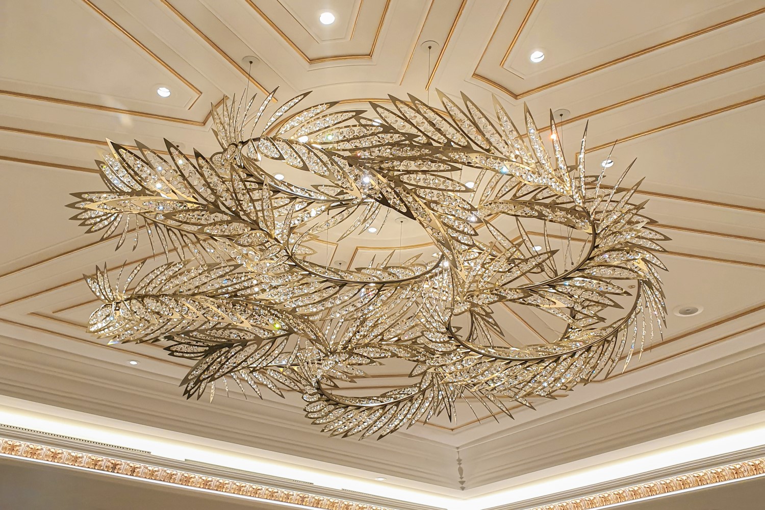 Leaf crystal chandelier | Blown design