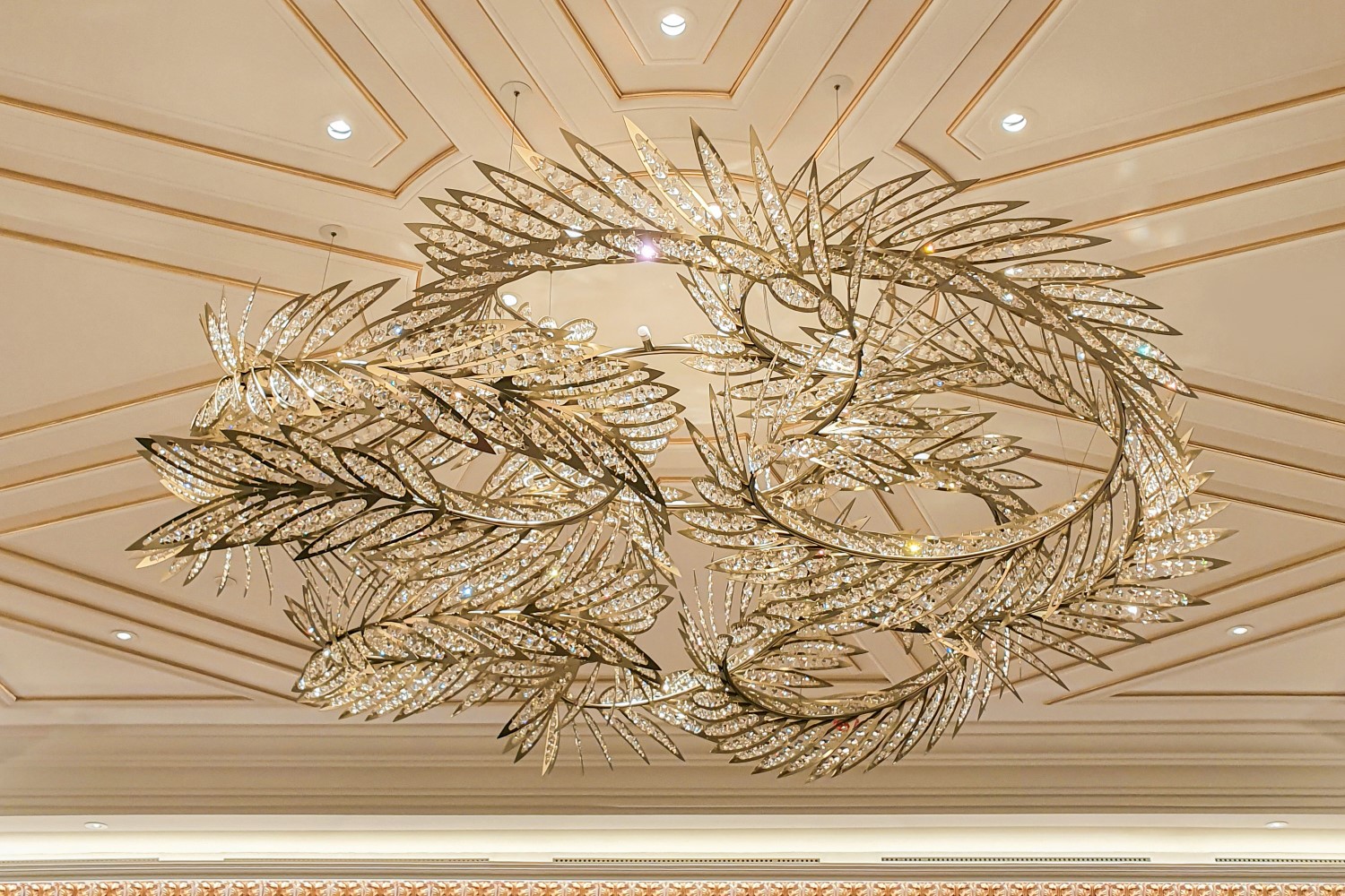 Leaf crystal chandelier | Blown design
