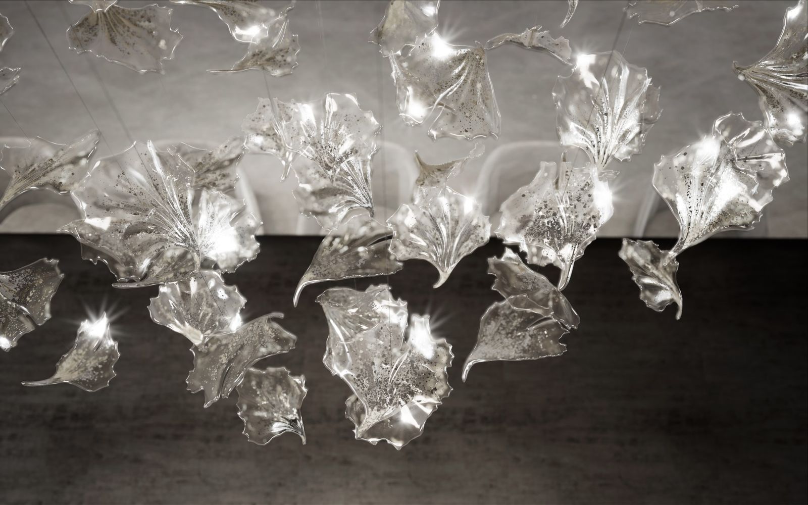 Glass leaves chandelier | Blown design