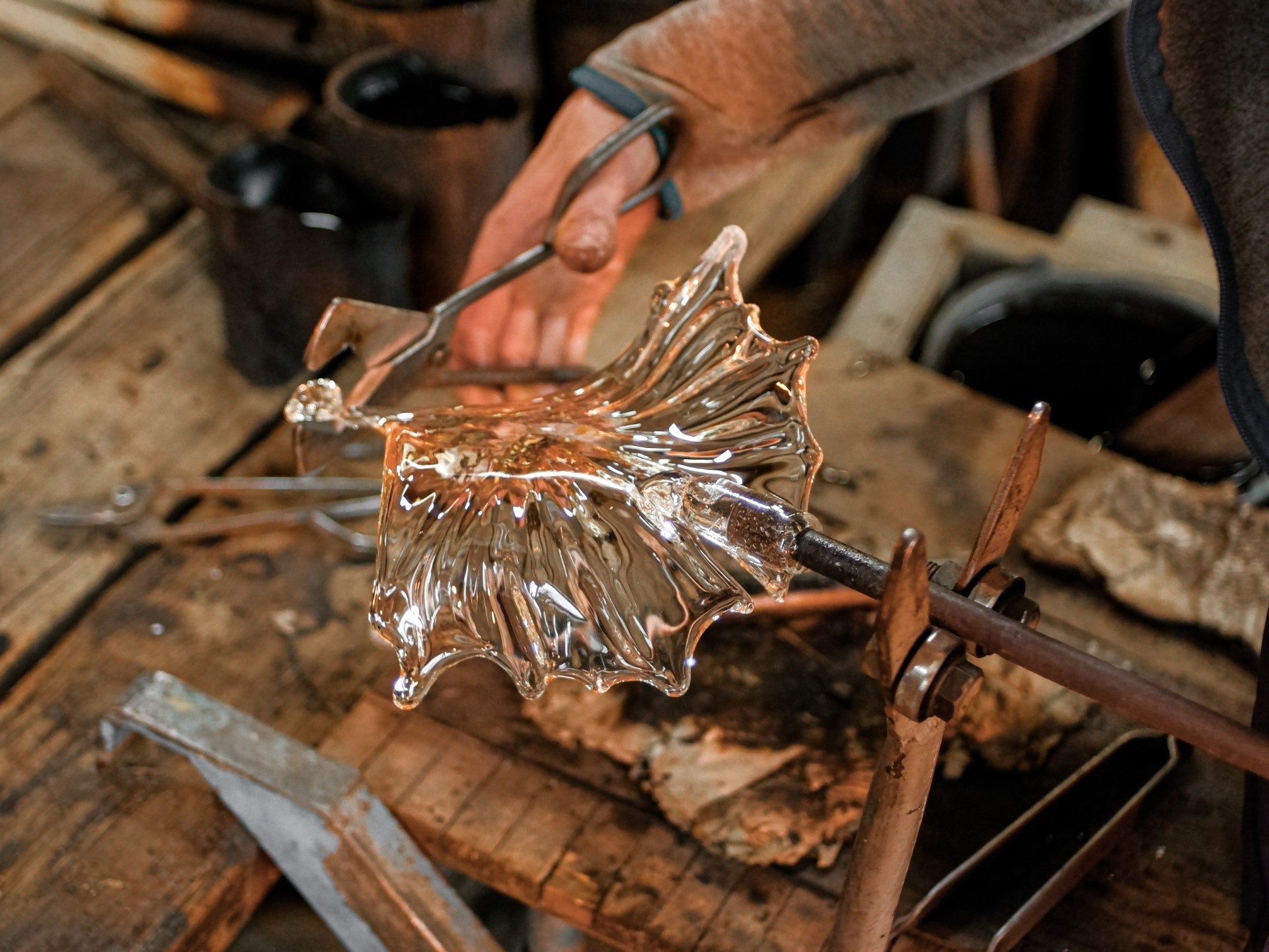 Glass leaves chandelier | Blown design