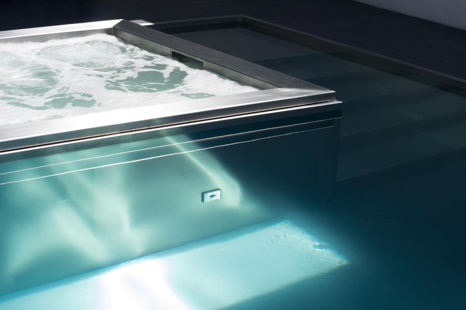 Zwembaden & Jacuzzi | VanEeckhoudt