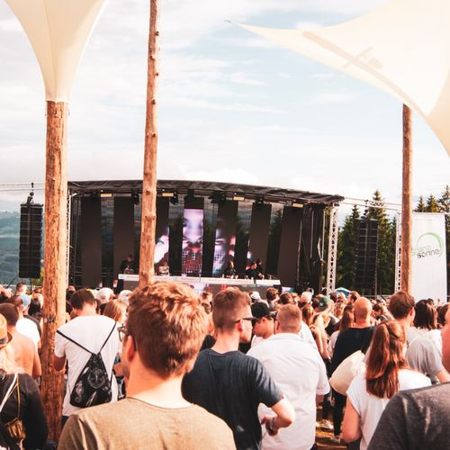 17 Fun and Memorable College Event Ideas - Photoboxx Photo Booth