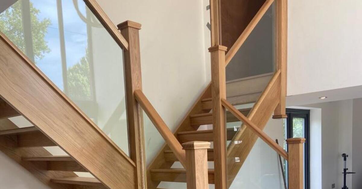 Bifurcated and Splayed Solid Oak Open Riser Staircase With Seamless ...