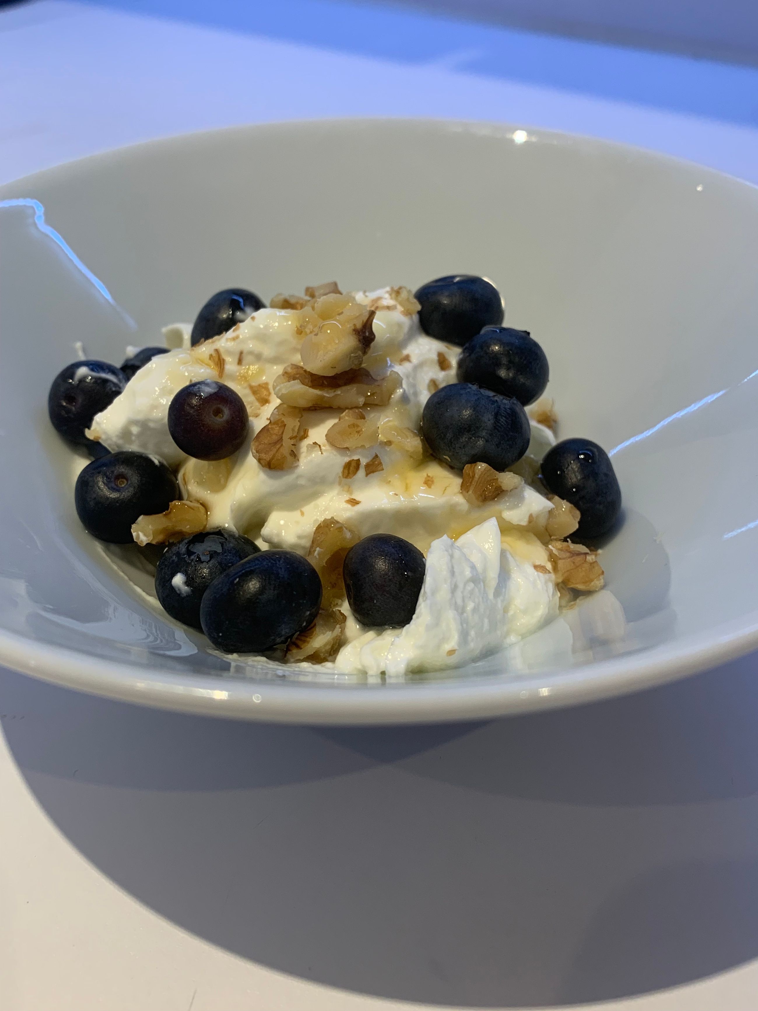 Greek yogurt, blueberries, honey, and walnuts recipe | Kidney Ally