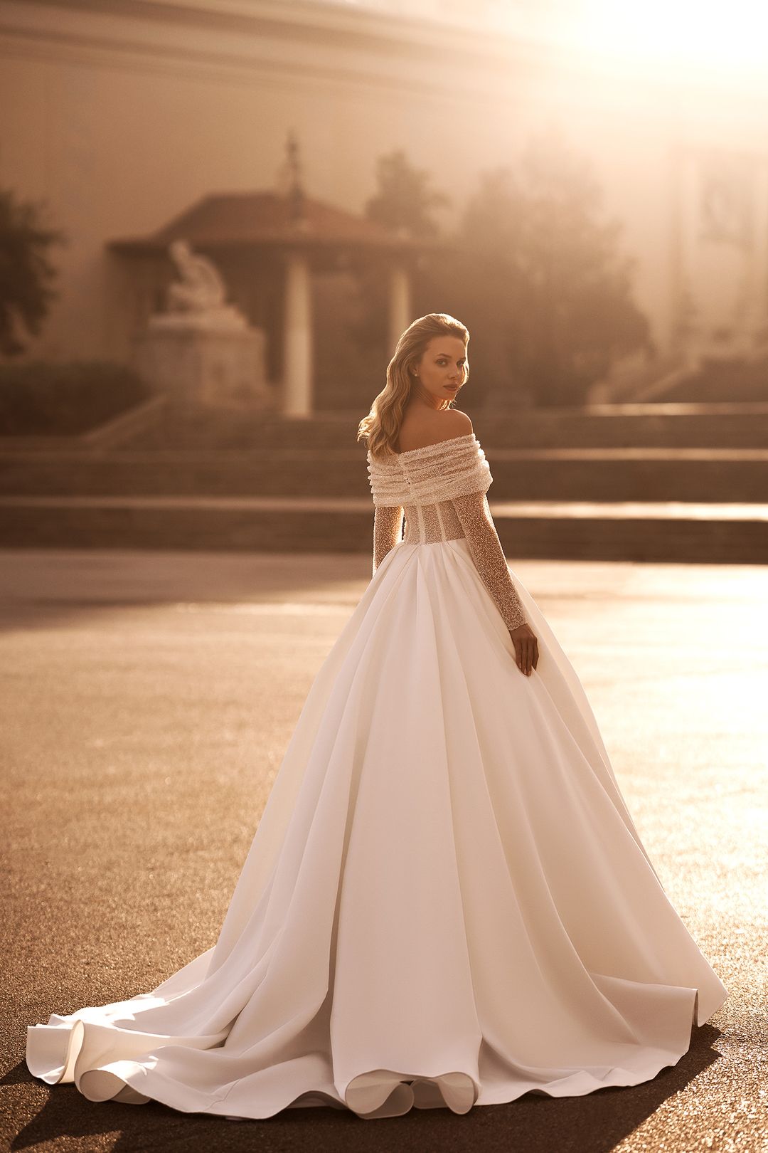 Barcelona: Wedding dress – 368 - Selia