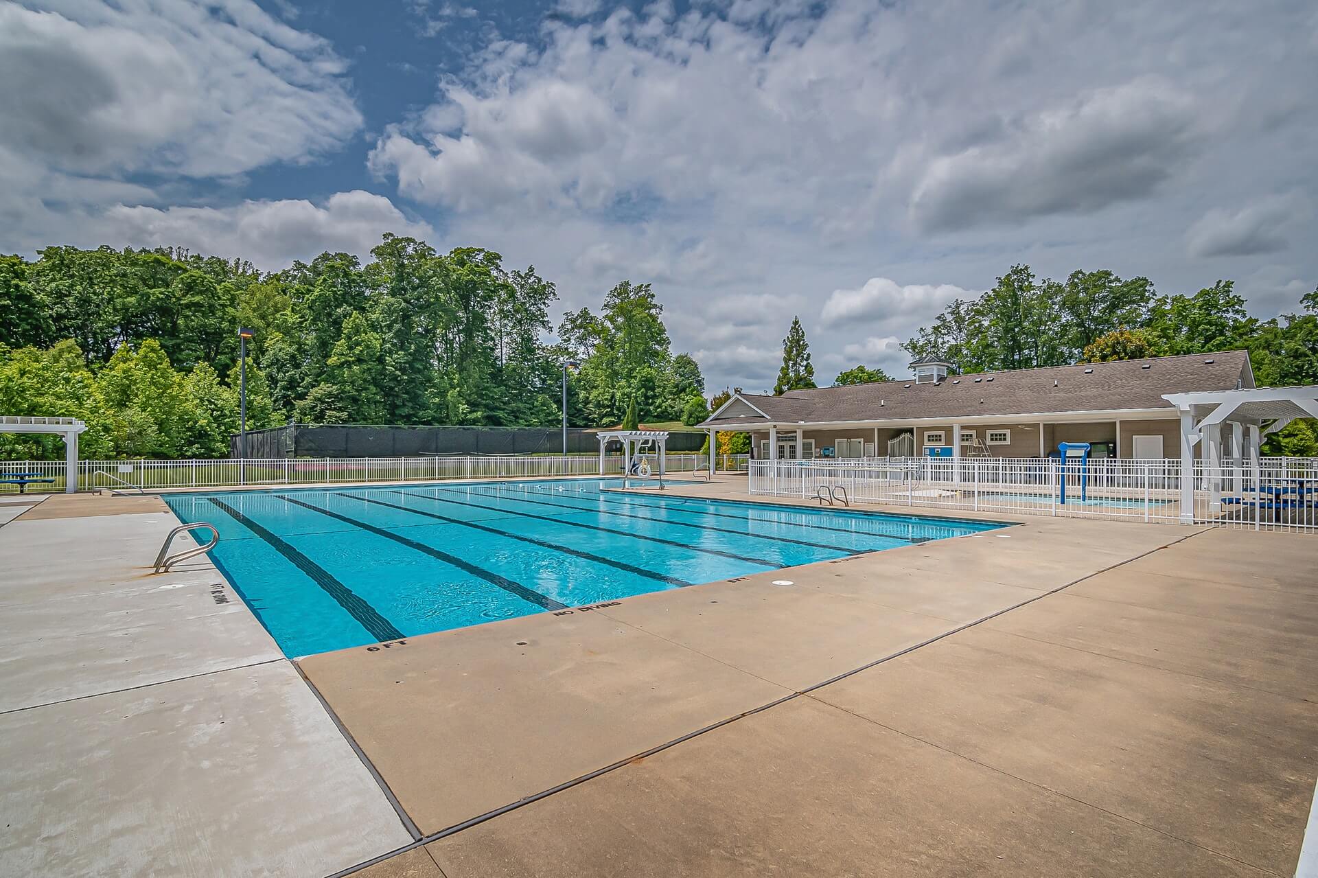 Private pool | Lifestyle