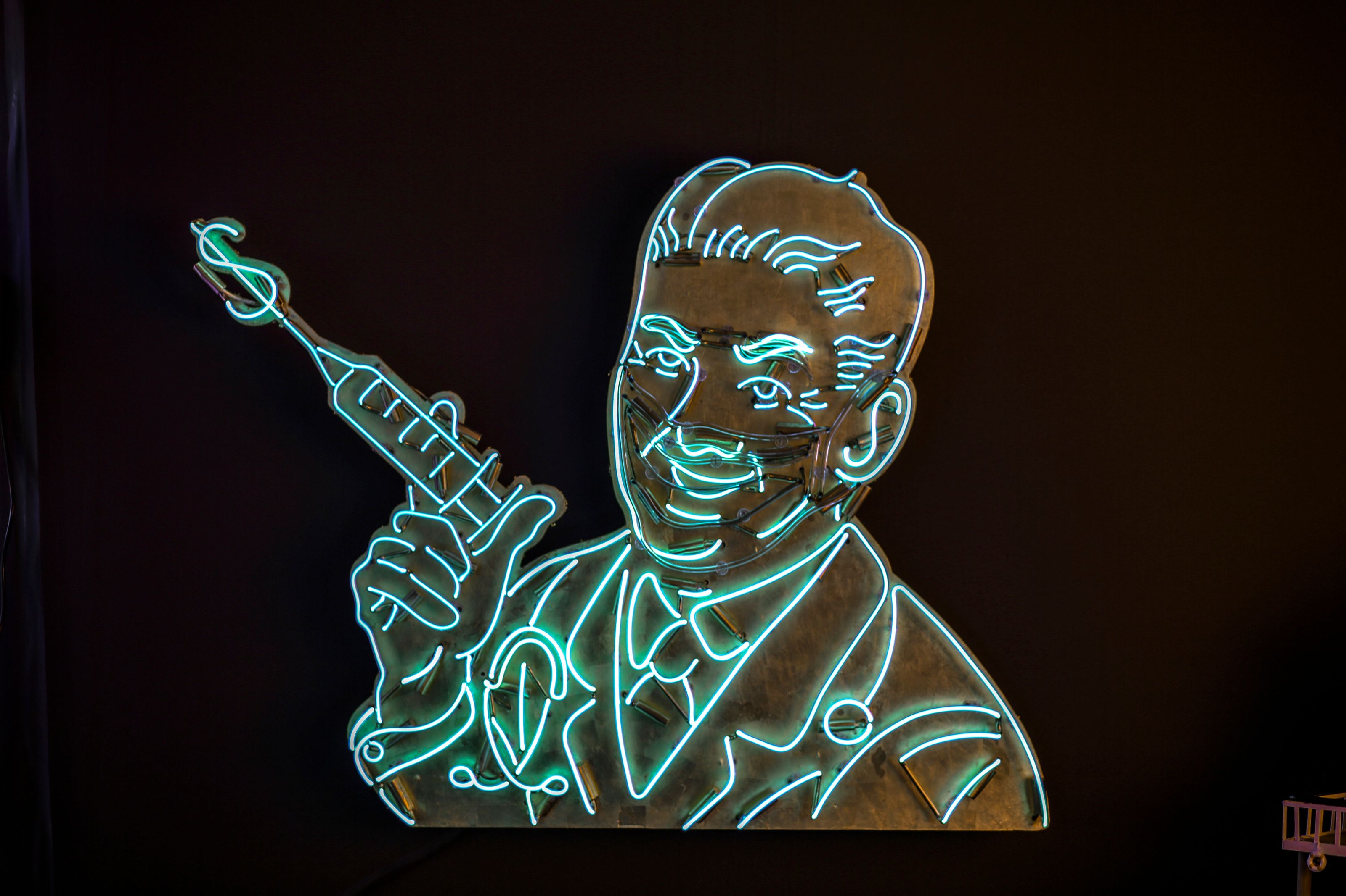 Why are neon signs so expensive? - Neon Flamingo