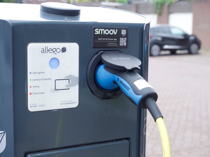 Everything You Need To Know About Charging A BMW i3