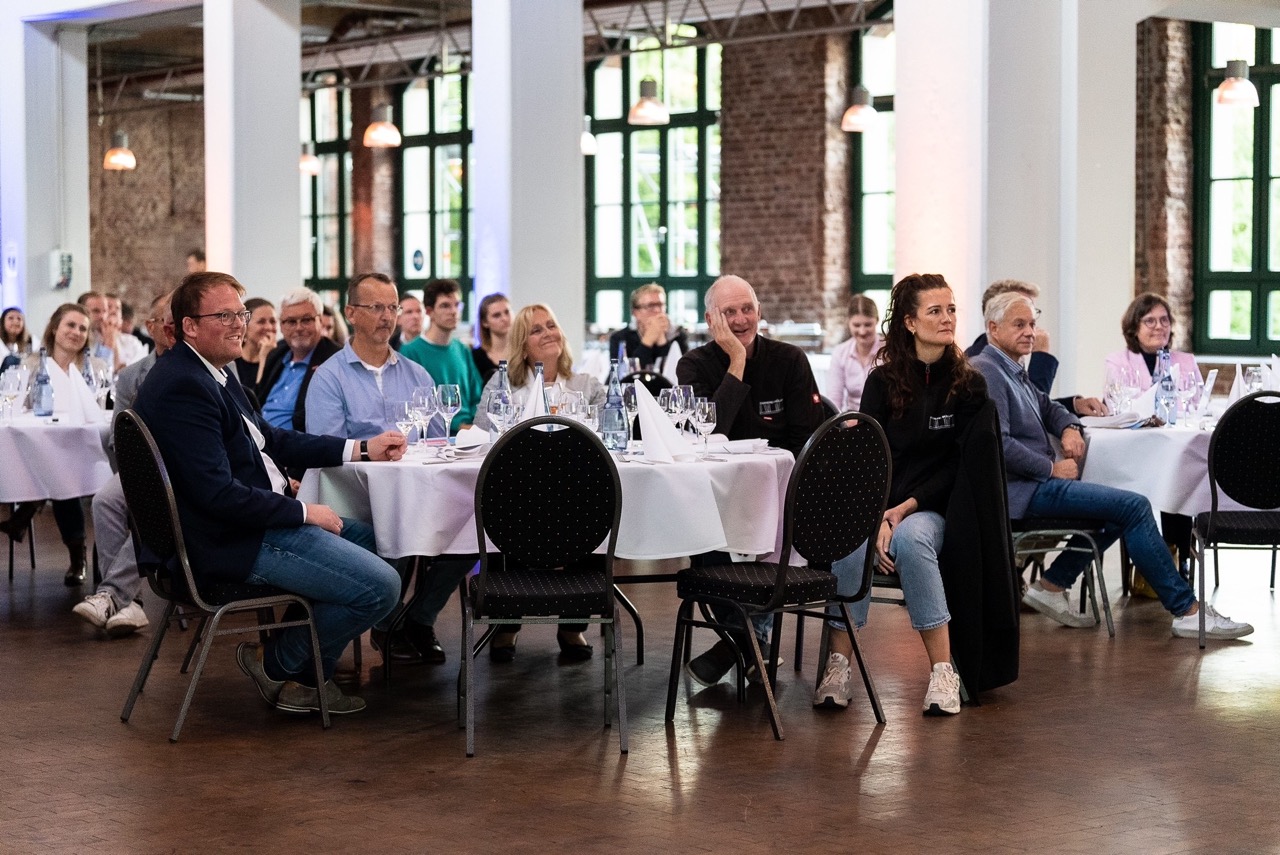 Zimmerei Müller mit dem „Siegel für Ausbildungsqualität“ ausgezeichnet