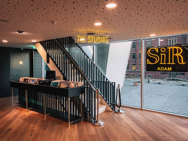 SIR ADAM AMSTERDAM HOTEL REVIEW - Mr Globetrotter