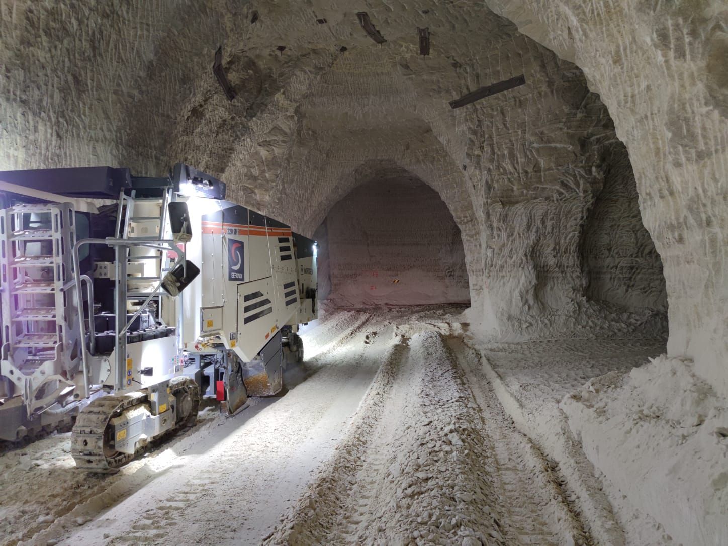 Raboteuse minière WIRTGEN 220SMI