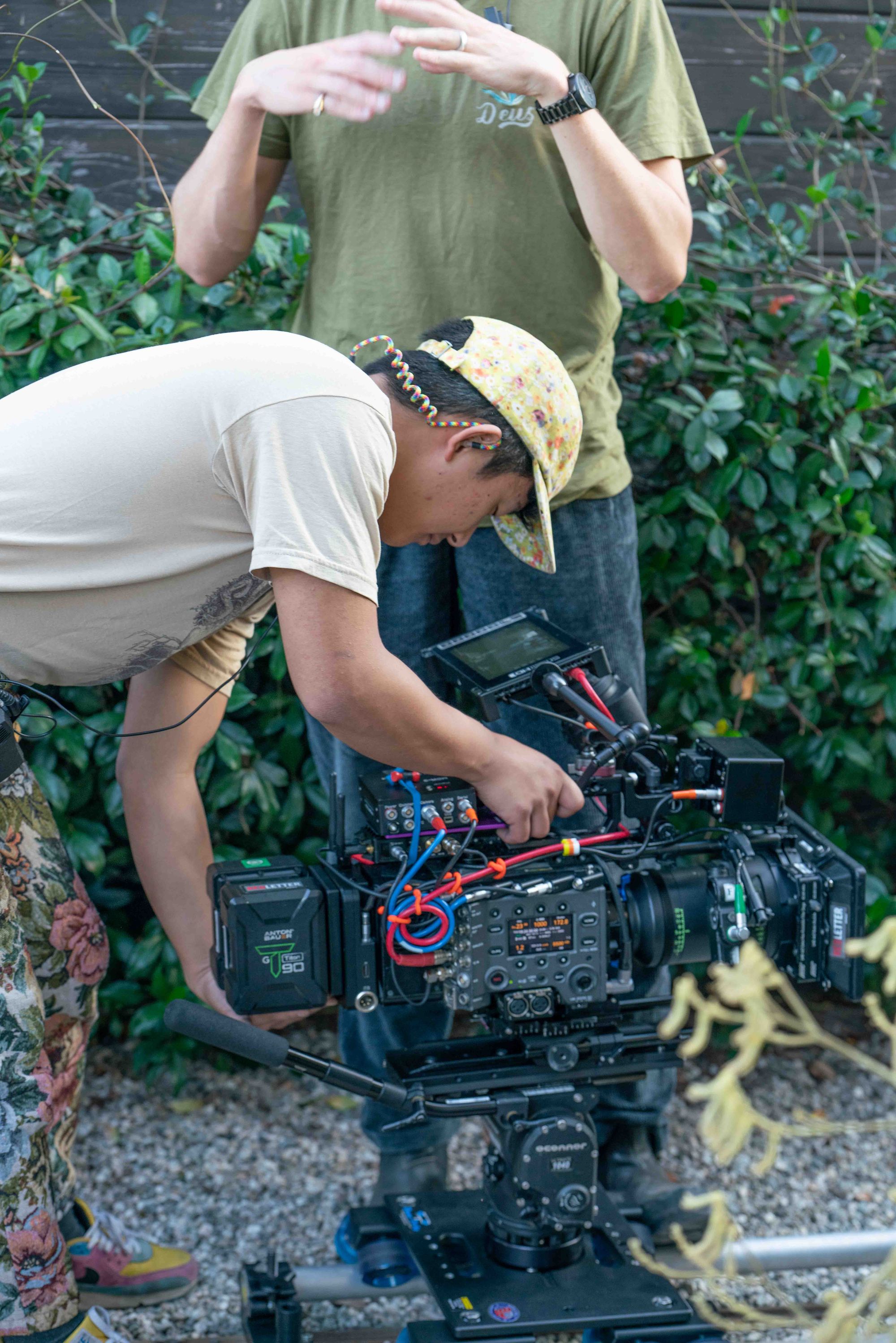 :30 Commercial spot for Leonlite