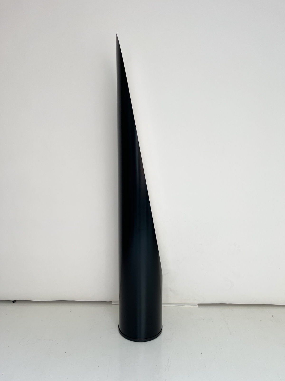 Mendera | 70s Unghia lipstick floor mirror