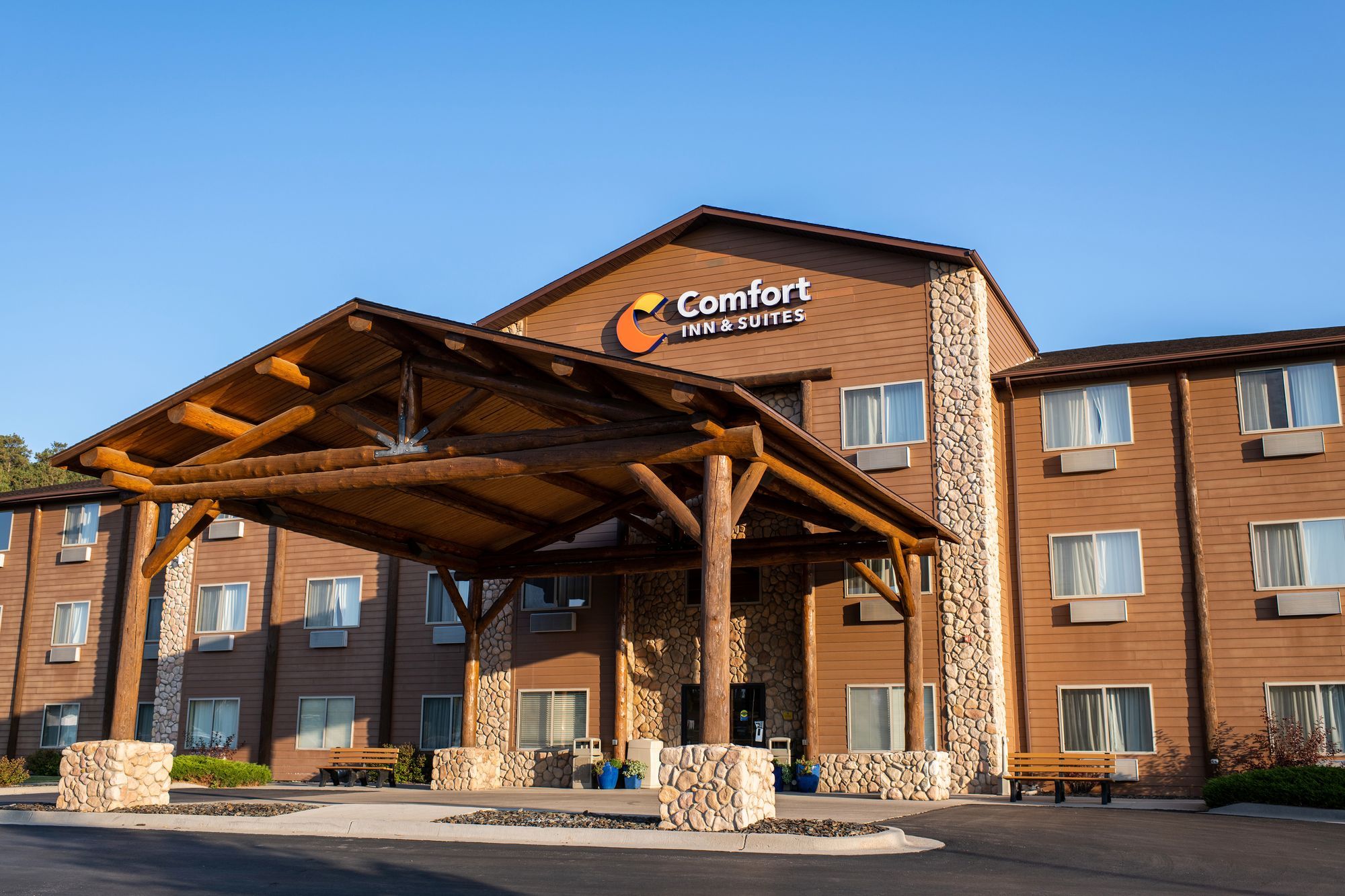 Hotels - comfort inn & suites | Custer Hospitality