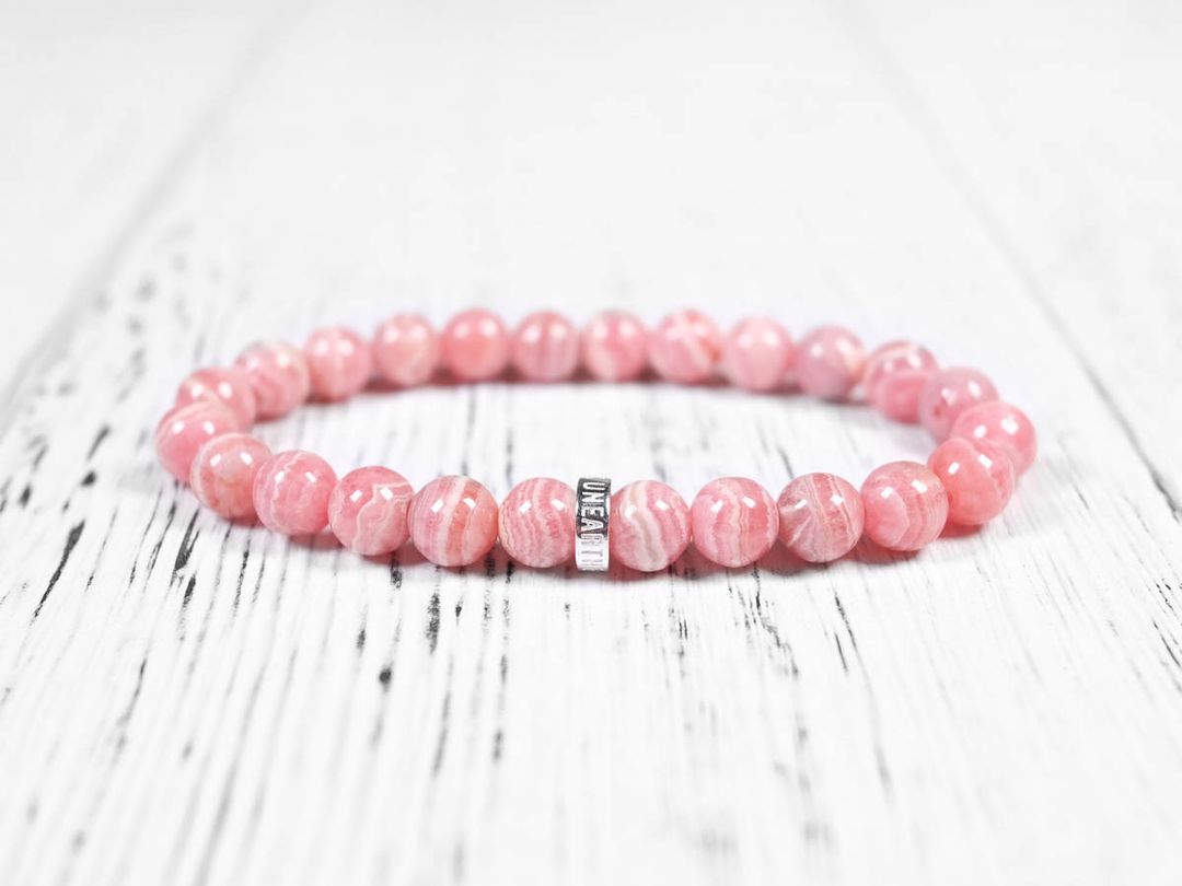 Rhodonite vs. Rhodochrosite - A Guide To Distinguishing These Pink ...